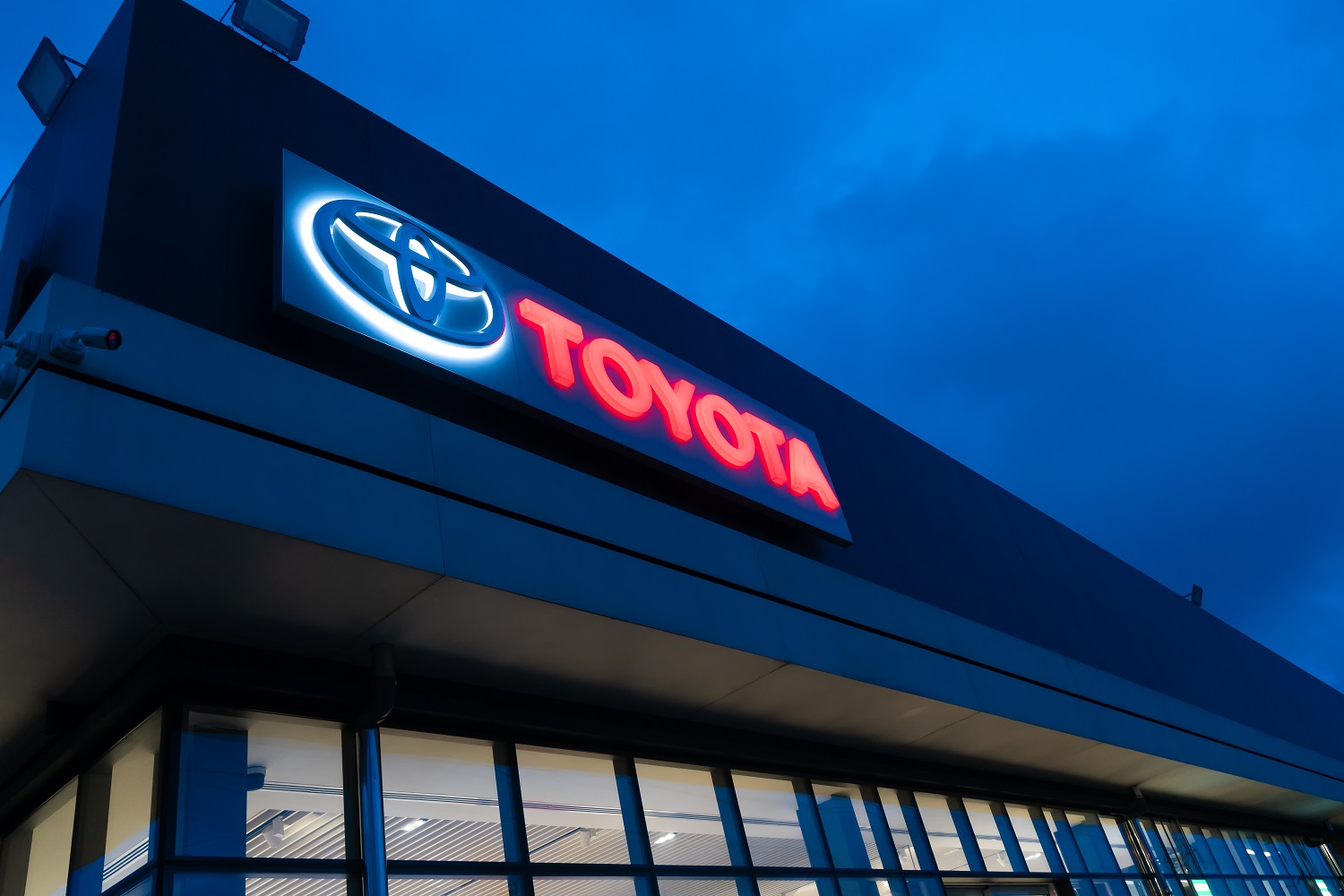 Toyota po raz kolejny liderem w Polsce